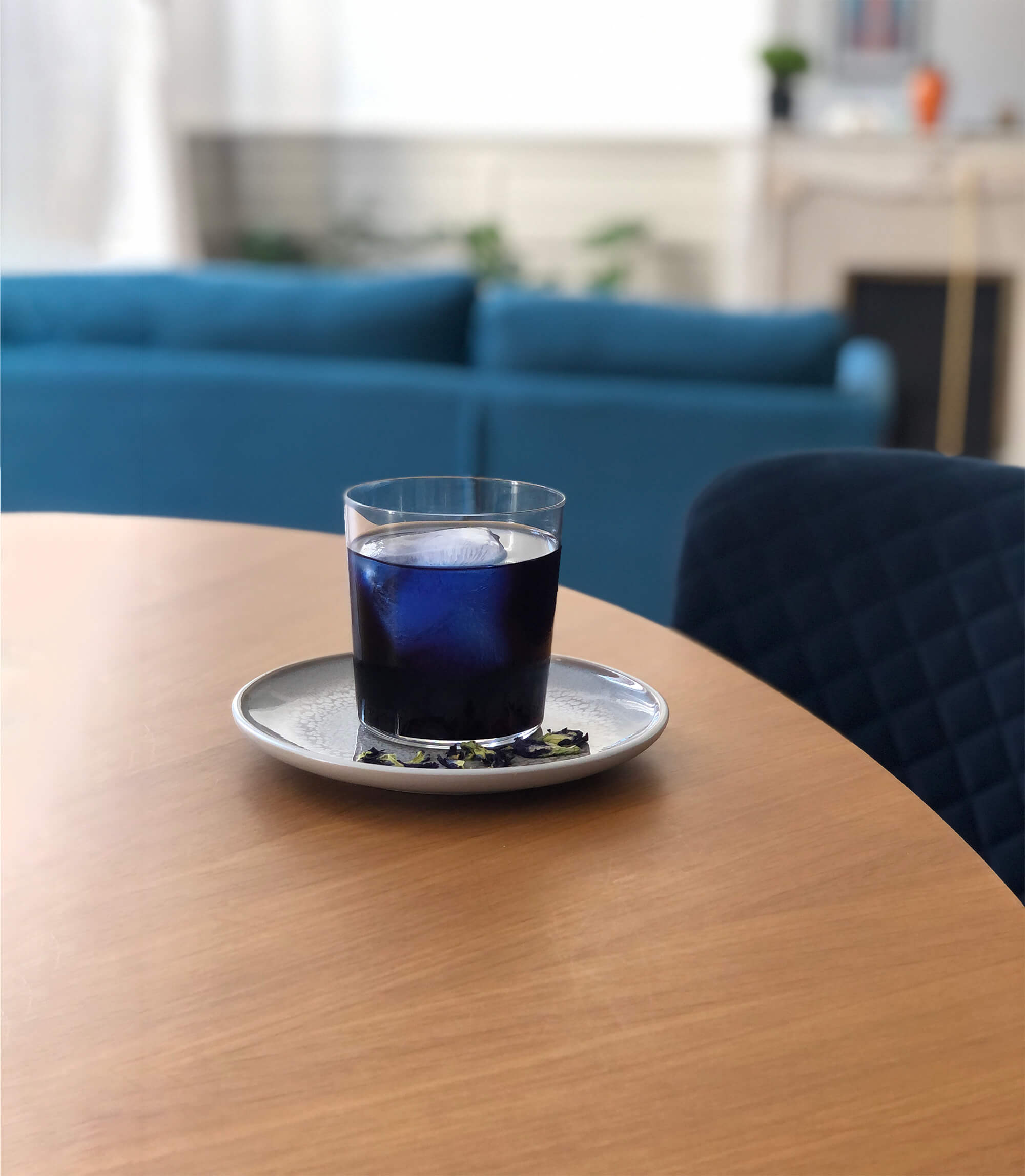thé paon. Naturally blue butterfly pea herbal teas from Provence, France
